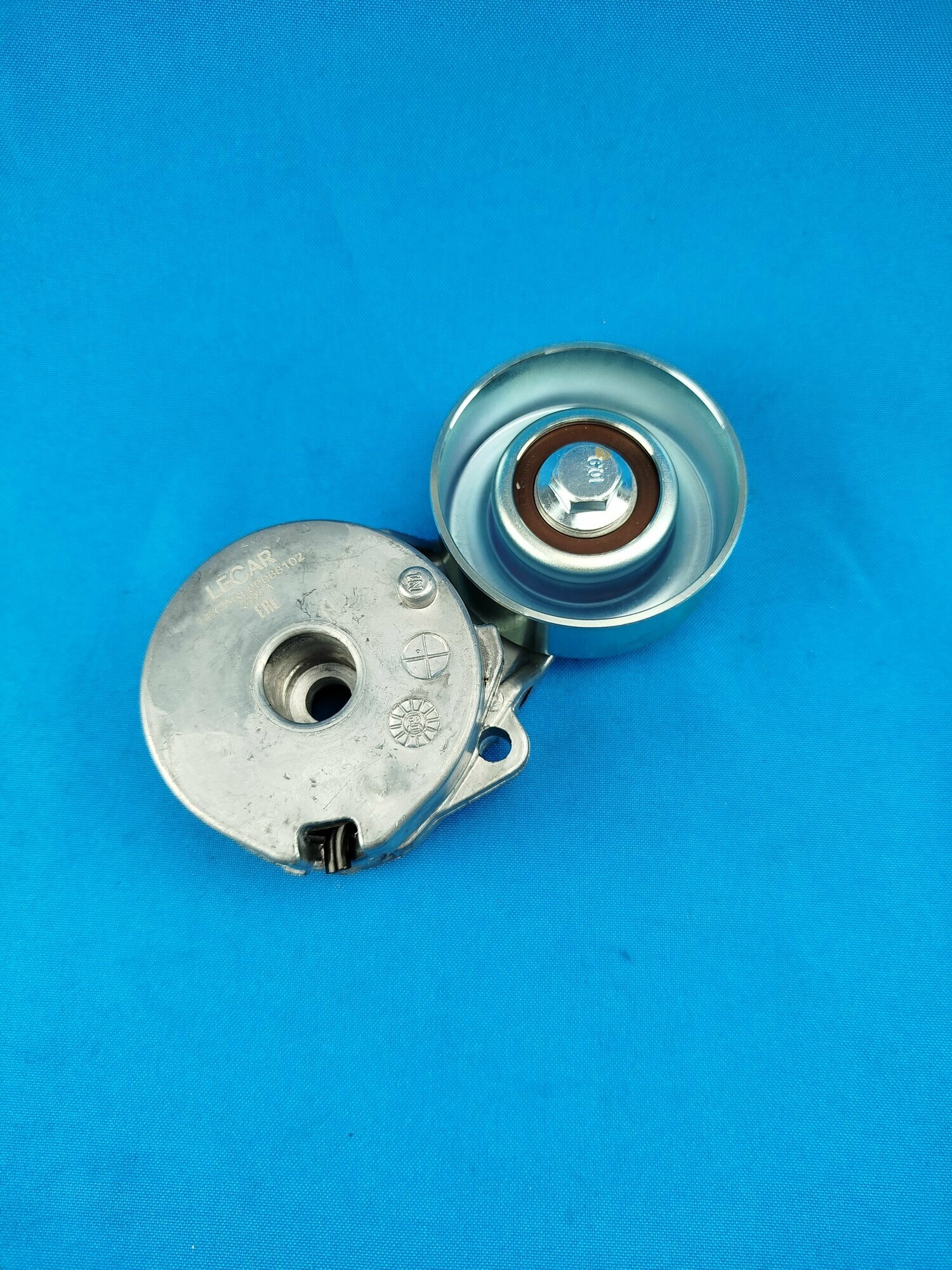 Натяжитель ремня генератора "LECAR" для автомобилей Nissan Qashqai 06->, X-Trail 07->