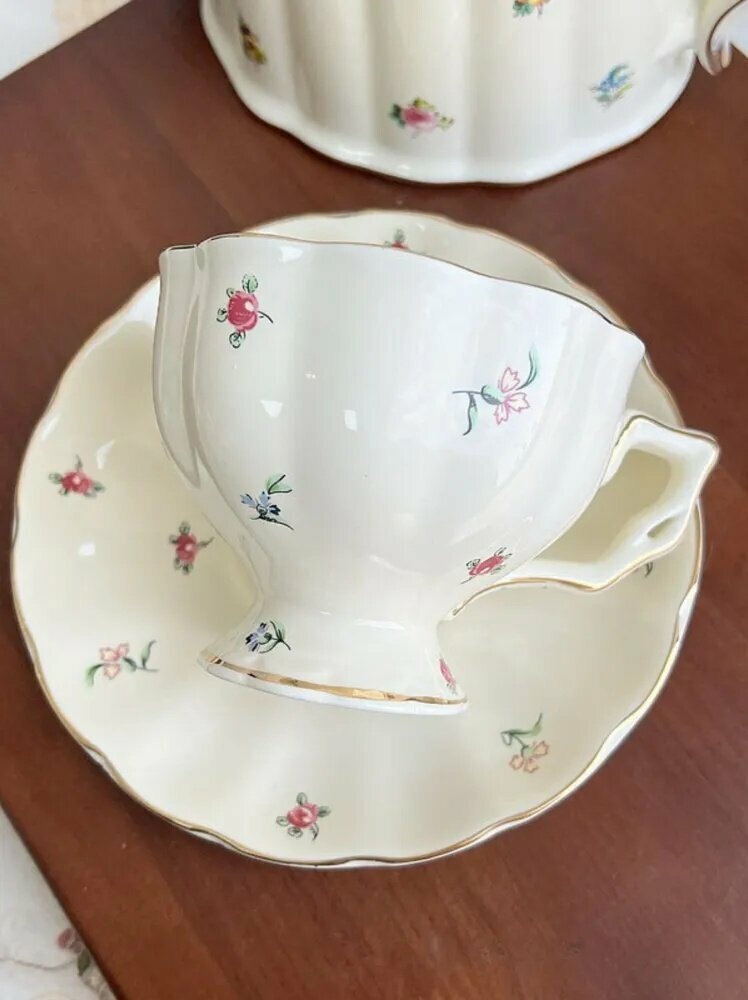 Чайный сервиз с чайником 3 предмета, цветочный узор, на 12 персон