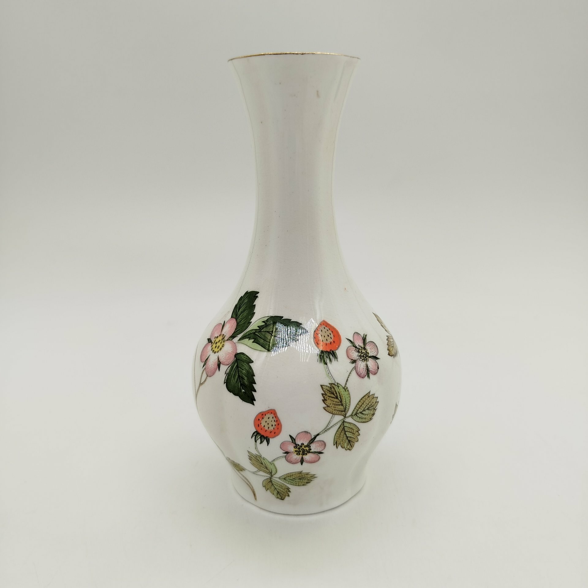 Ваза с растительным декором, фарфор, деколь, золочение, Hitkari Potteries, Индия, 1980-1990 гг.