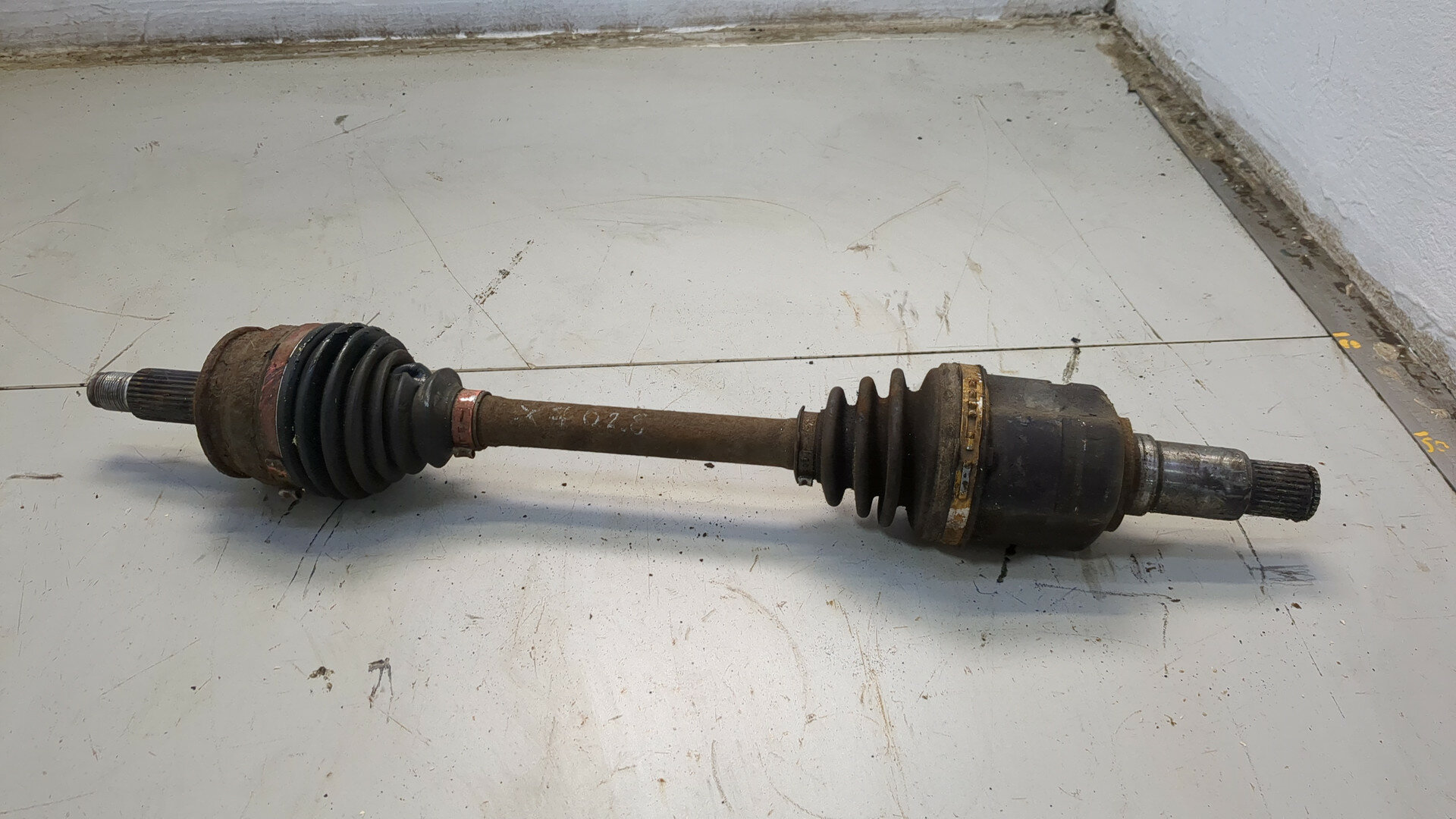 Полуось (вал, шрус) левая передняя Renault Master 2010- Б/У