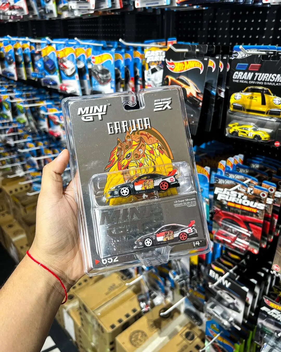 Машинка MINI GT 1/64 #652 LB-Super Silhouette Nissan SILVIA (S15)GARUDA MINI GT x MIZU Diecast Alloy Car Model Collection Gift