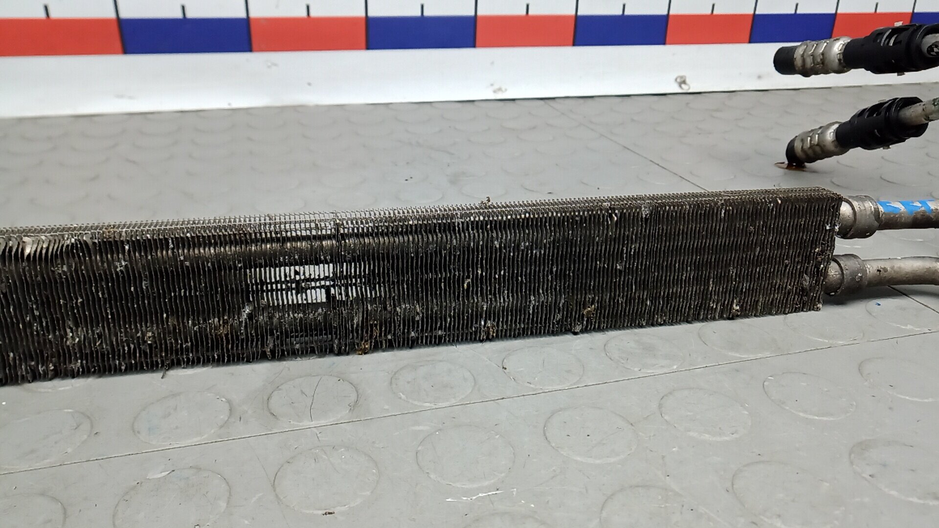 Радиатор масляный BMW 5 E60/E61 — фото 1