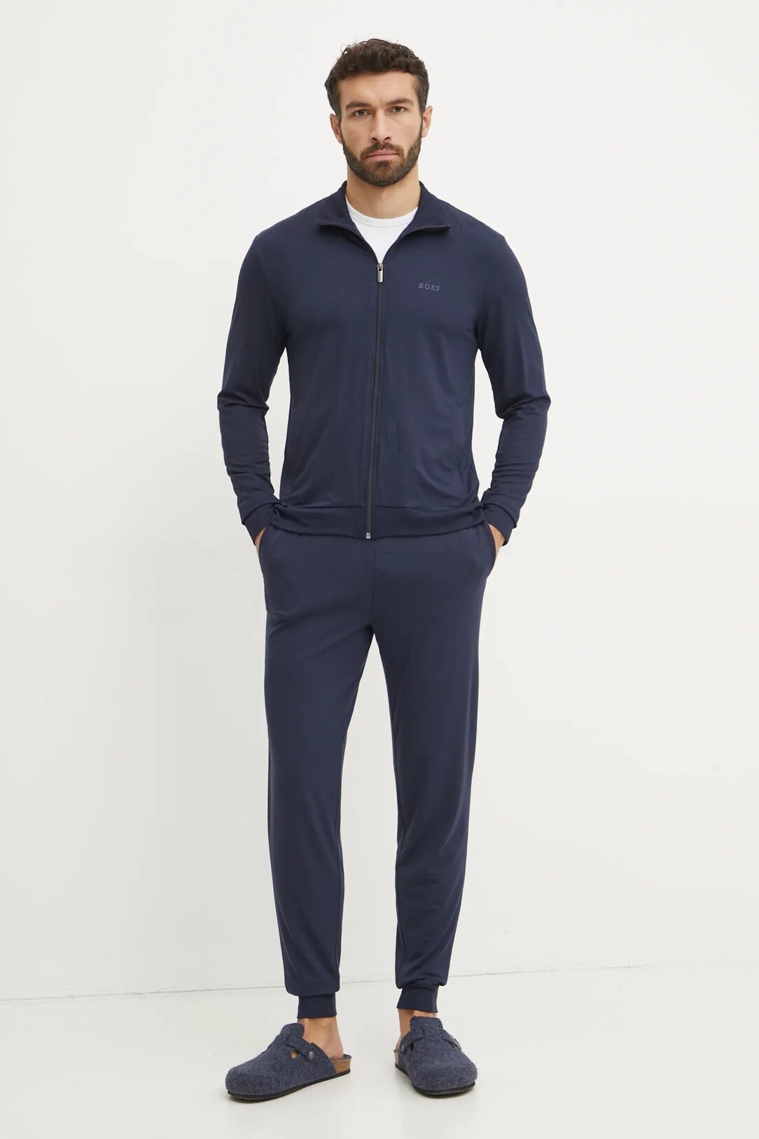 Костюм спортивный