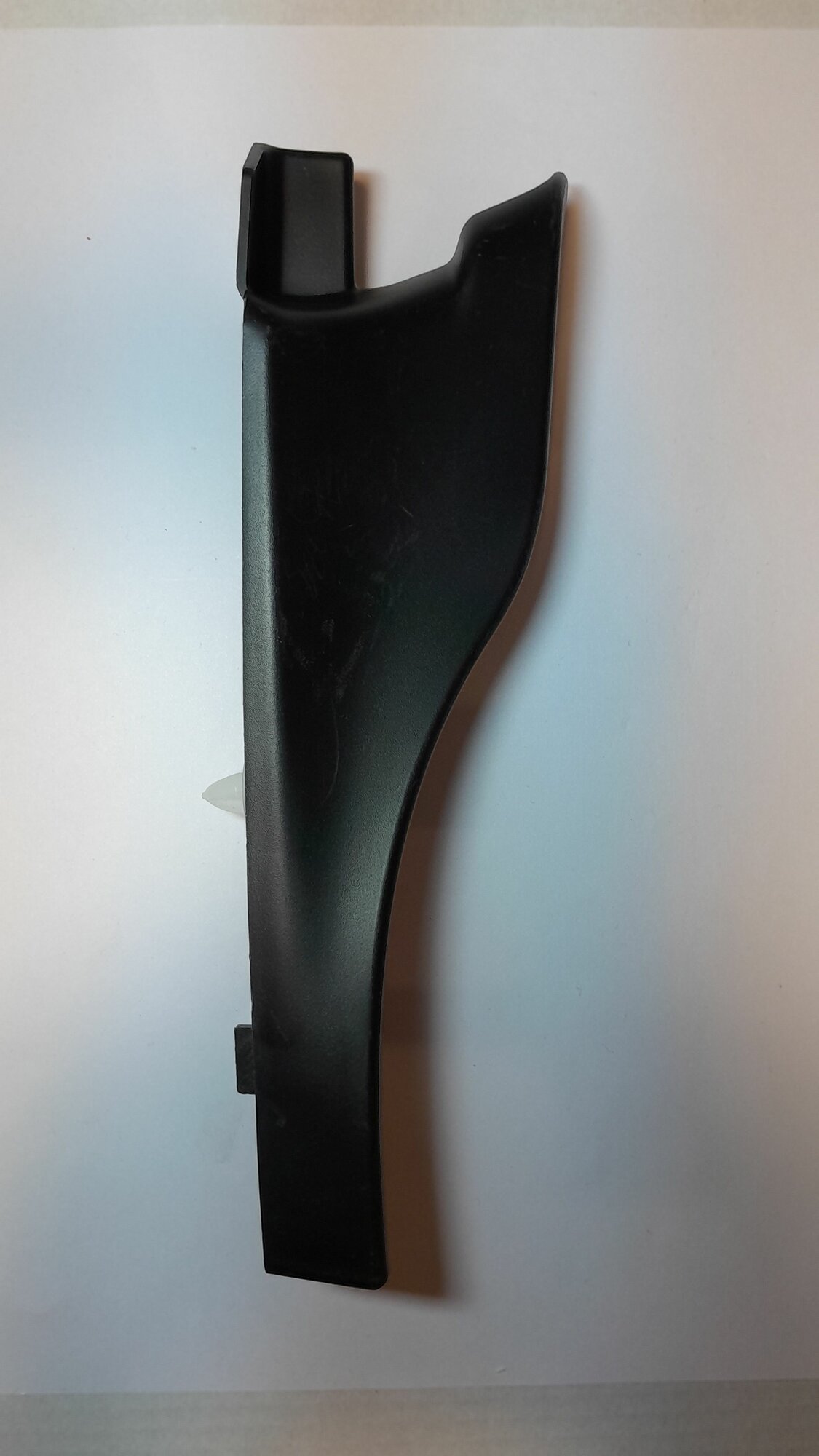 Накладка петли капота левая оригинал RENAULT 6001547110 , 8200273993 .