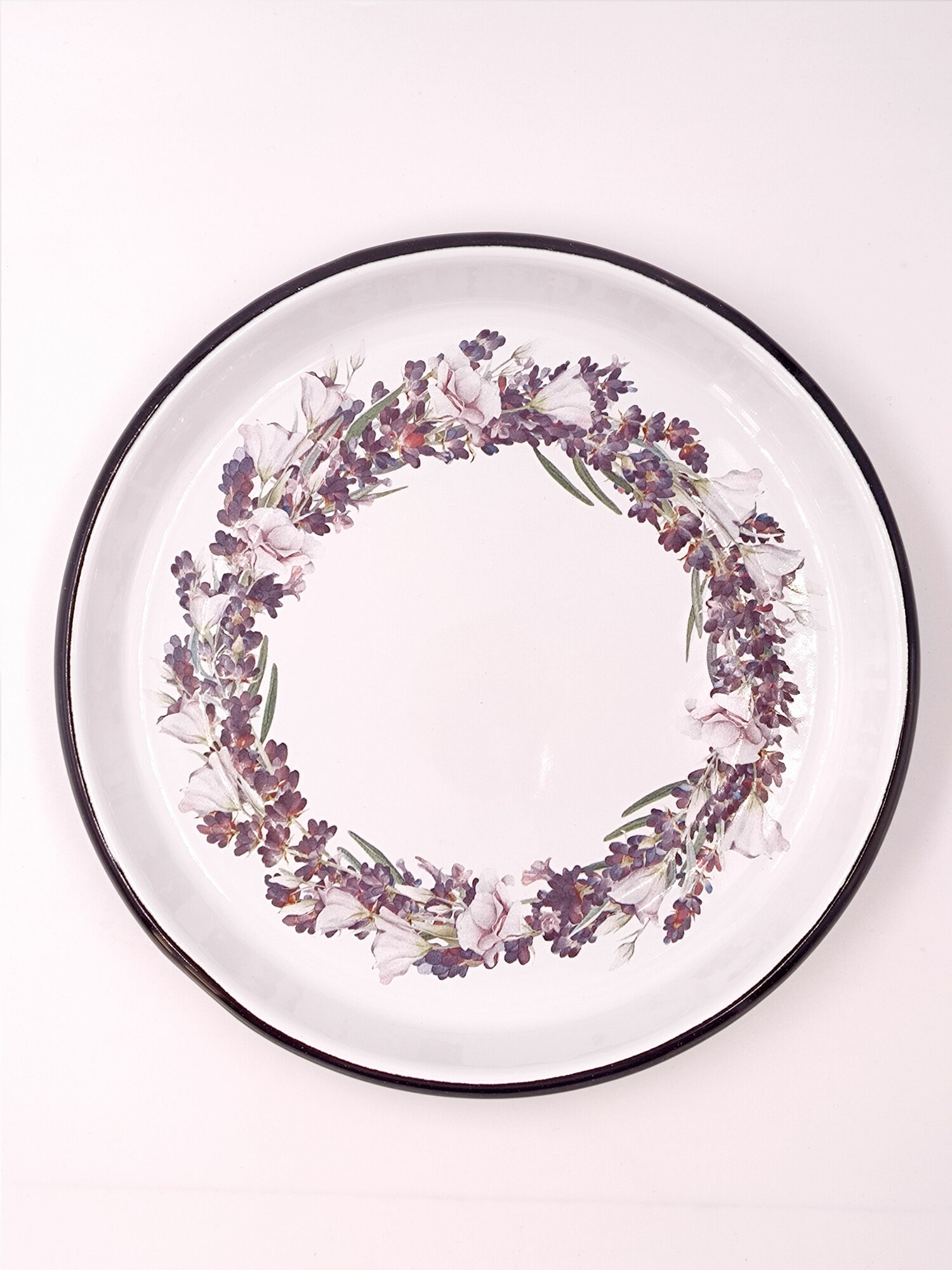 Тарелка эмалированная Эмалика "Лаванда и голубая эустома" 22 см