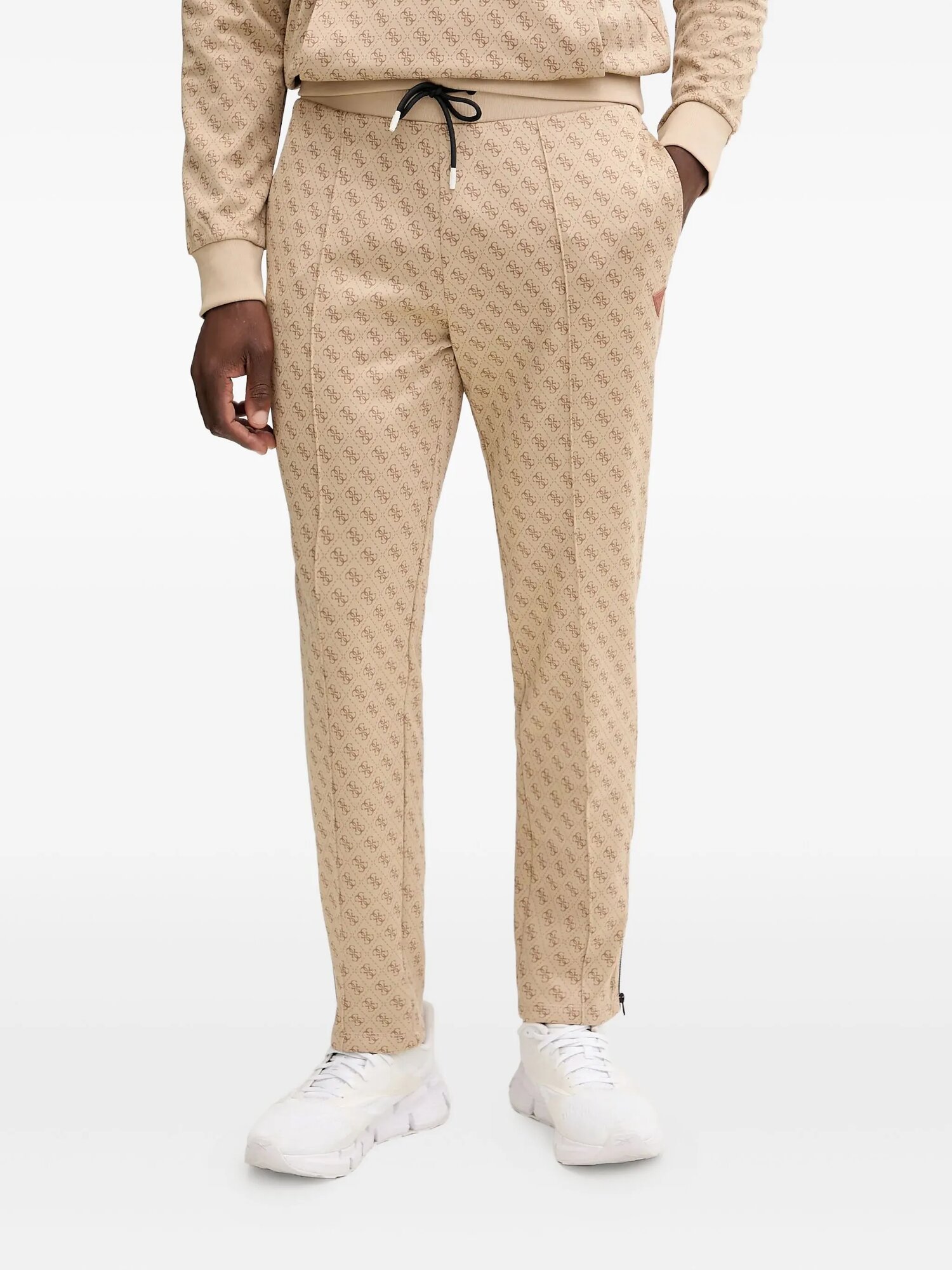 Брюки спортивные