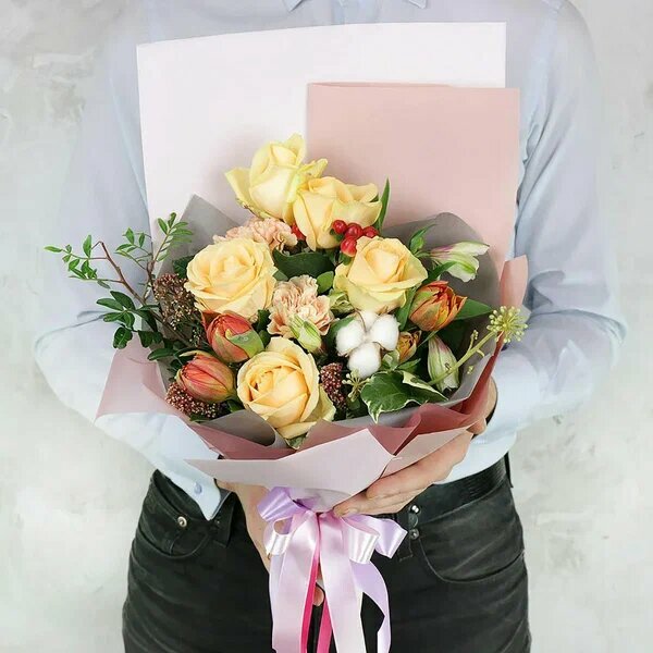 Букет Букет Маркет "Розы, тюльпаны, альстромерии, хлопок", ассорти, на стеблях, высота 40 см