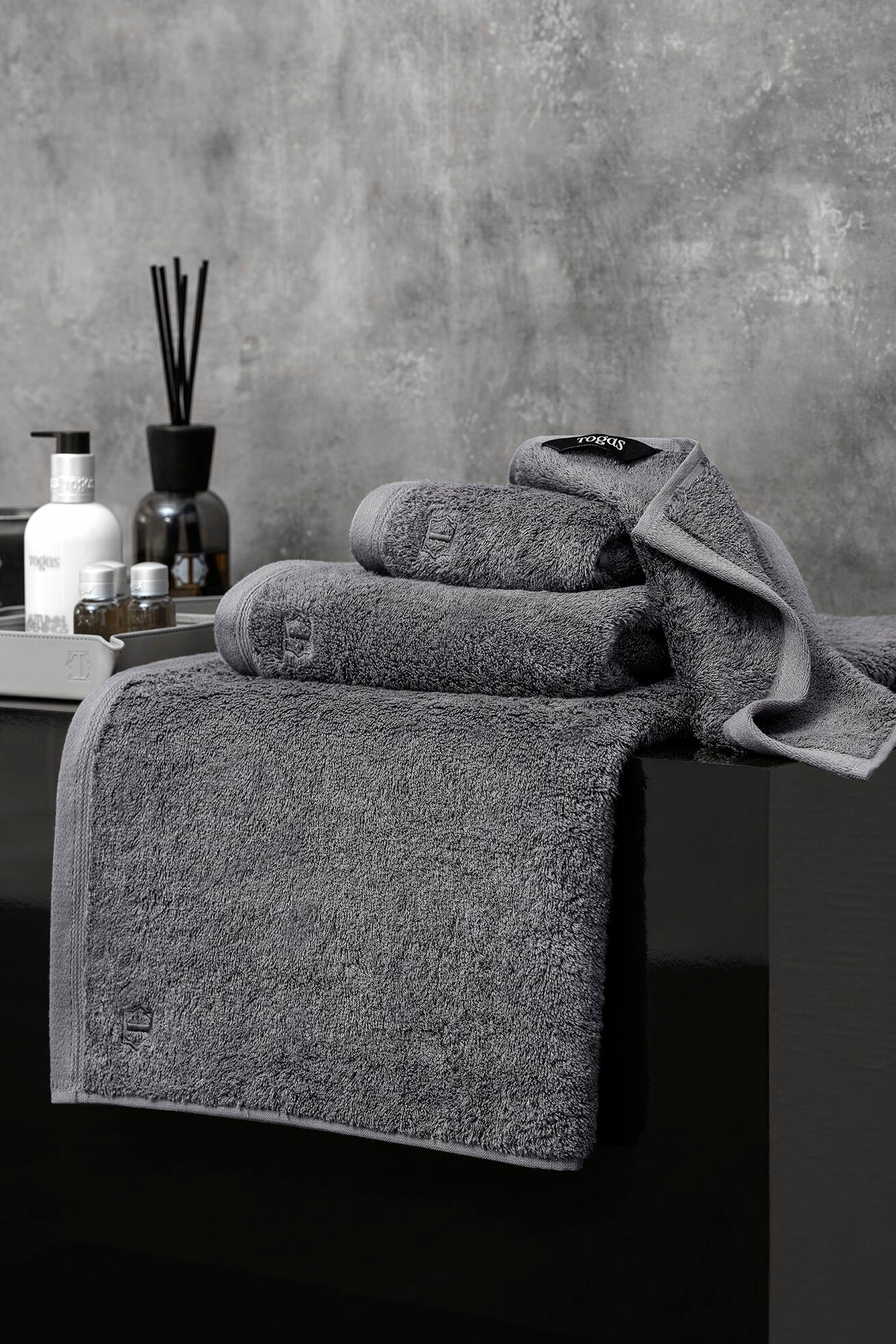 Togas Полотенце махровое 50x100 "Пуатье" модал, хлопок, 650 гм/2, графитово-фиолетовое