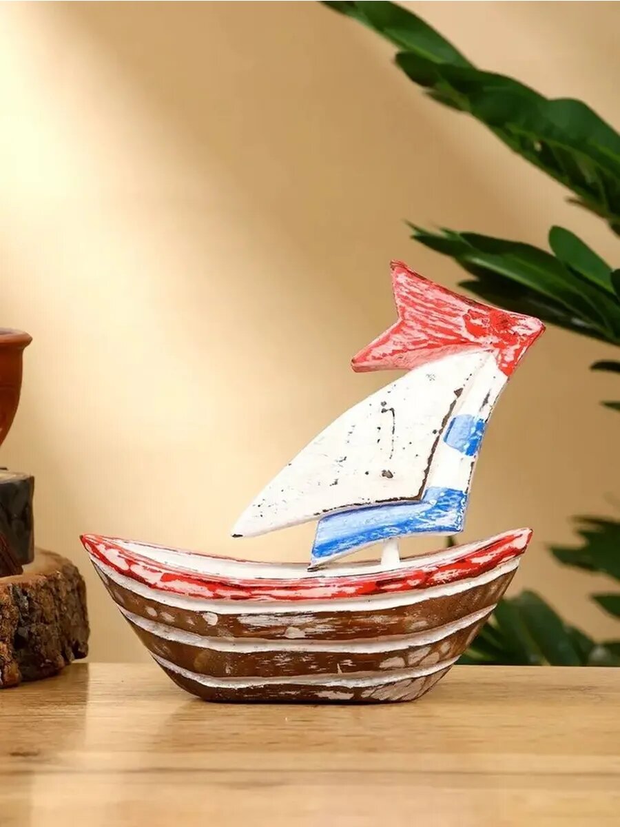 Деревянный кораблик — стильный сувенир для интерьера
