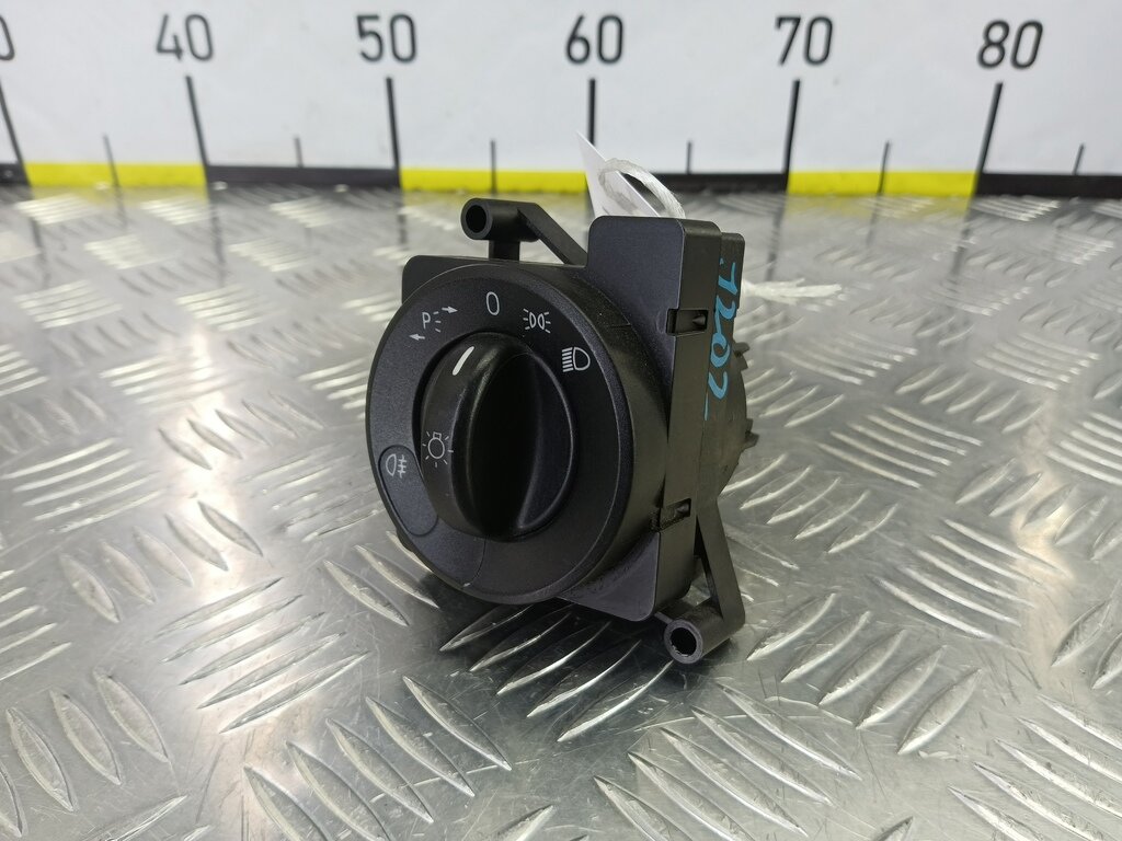 Блок управления светом Б/У для MERCEDES-BENZ Sprinter W906 (2006—2019) A9065450504