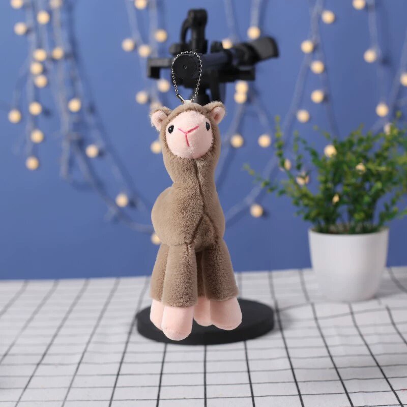 Модный брелок-альпака для девочек, плюшевый кулон-овечка для рюкзака, маленькая игрушка-брелок в виде куклы.