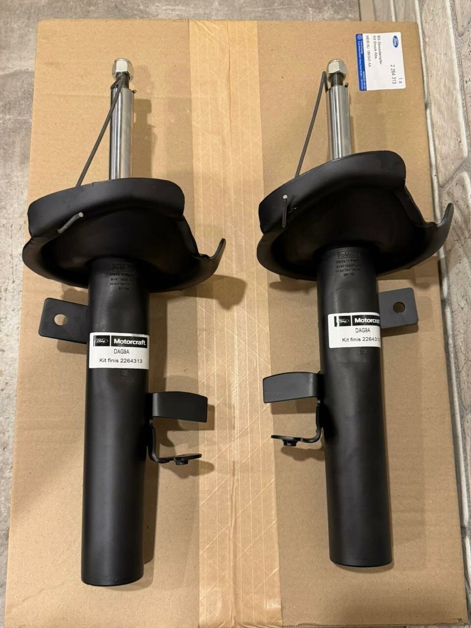 2264313 Оригинальный комплект амортизаторов Ford