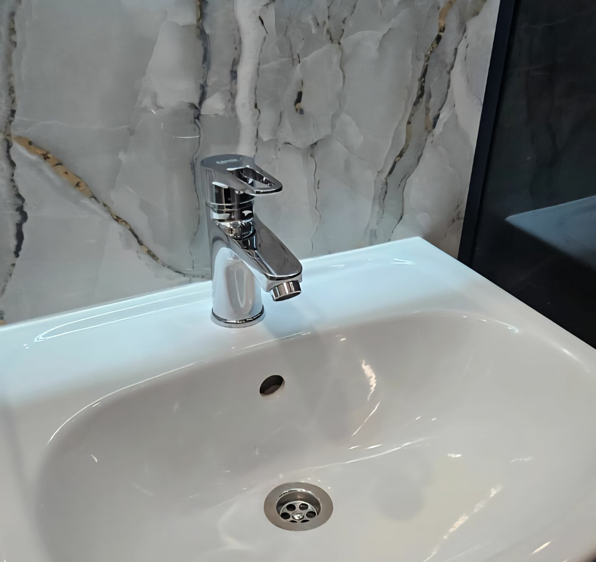 Смеситель рычажный для раковины/умывальника