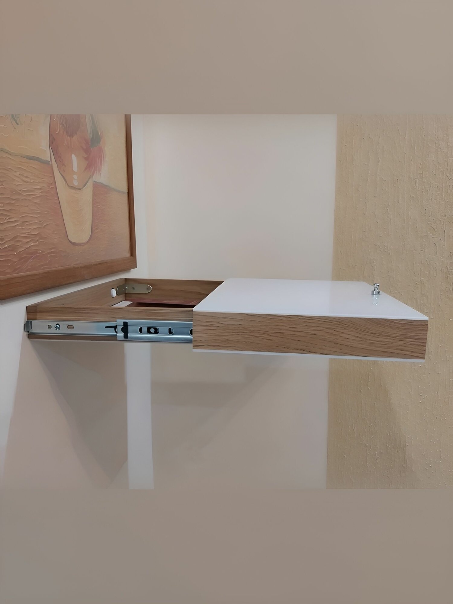 Полка настенная с тайником дубовая сейф