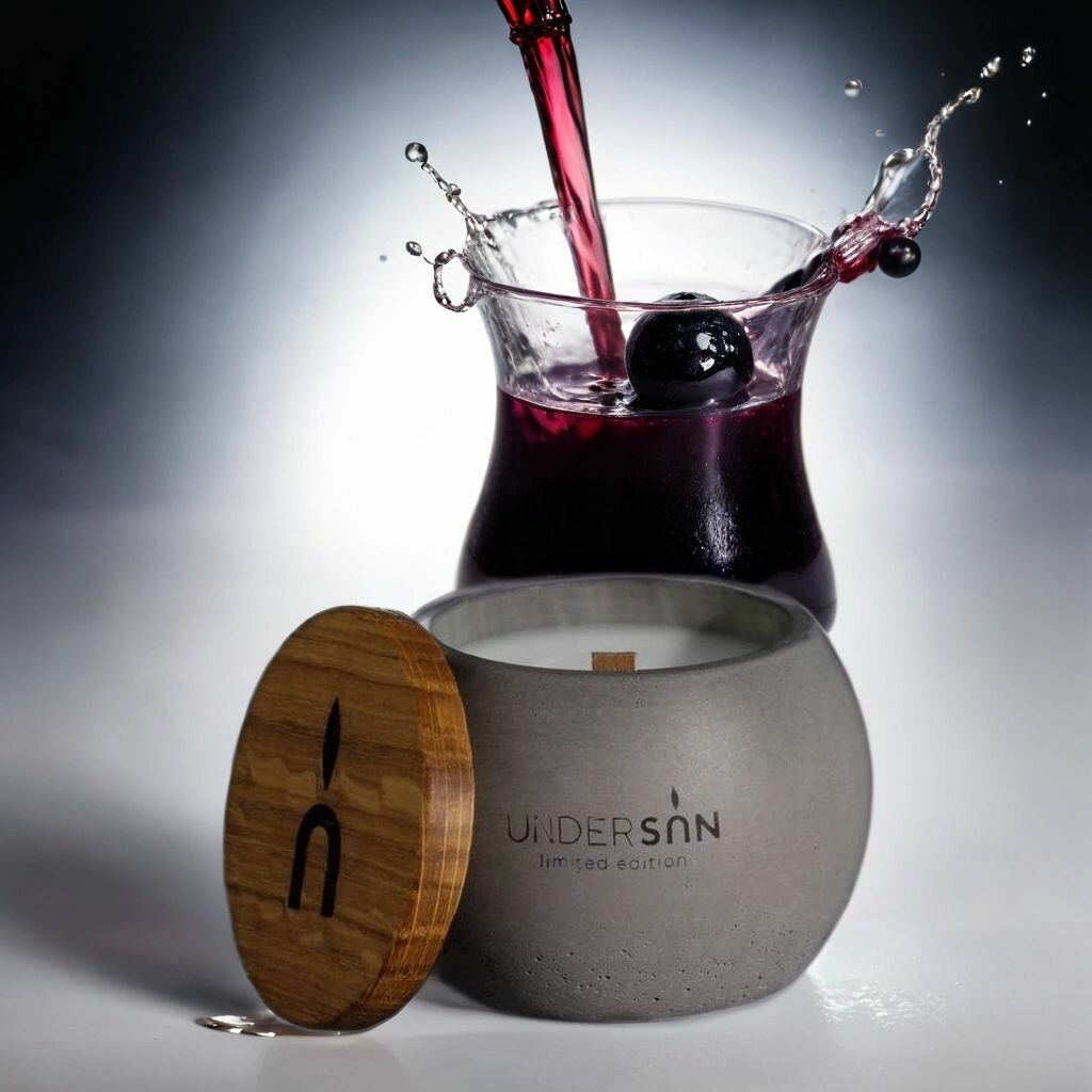 Свеча ароматическая Black Currant Absinthe / интерьерные аромасвечи для дома / подарок женщине 50ml