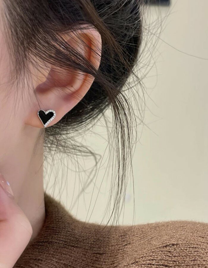 Серьги пусеты, кристалл, эмаль