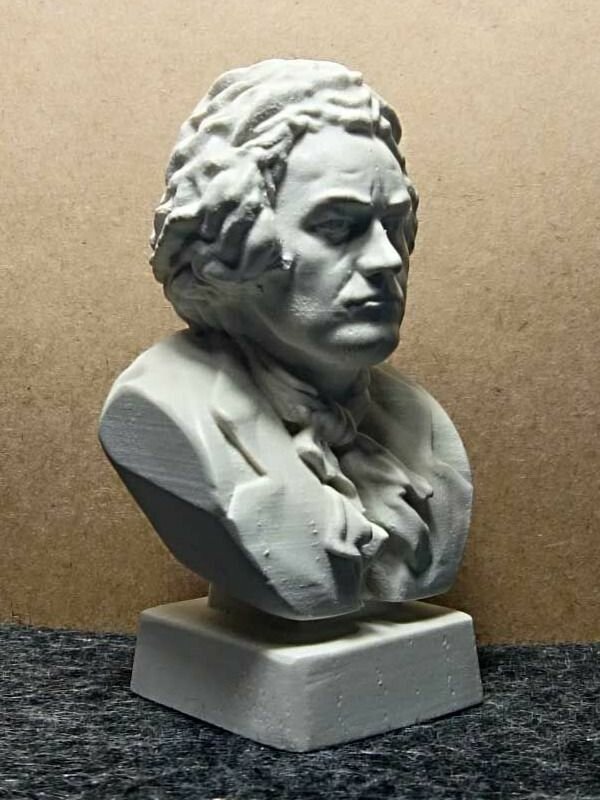 Бюст Бетховен во фраке из камня BB393. Высота 70мм. Высокая детализация. Белый.