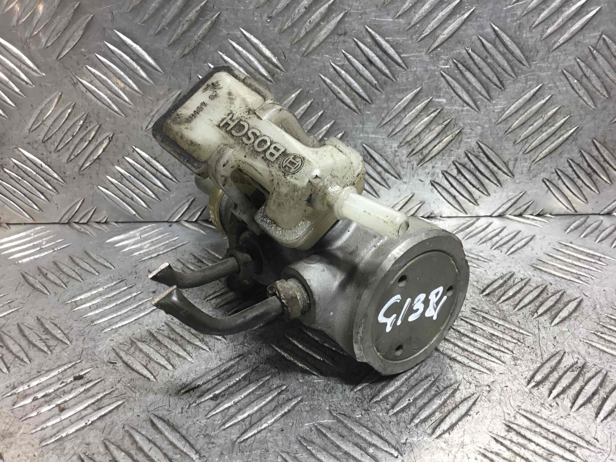 Б/У Цилиндр тормозной главный Ford Focus 1 поколение [рестайлинг] (2001-2005) 2002 г.