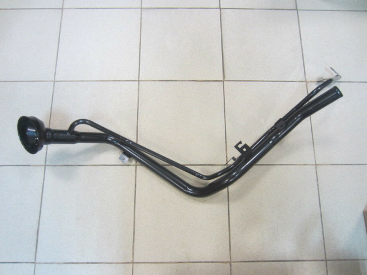 Горловина топливного бака совместима с Nissan X-Trail T31 17221JG700