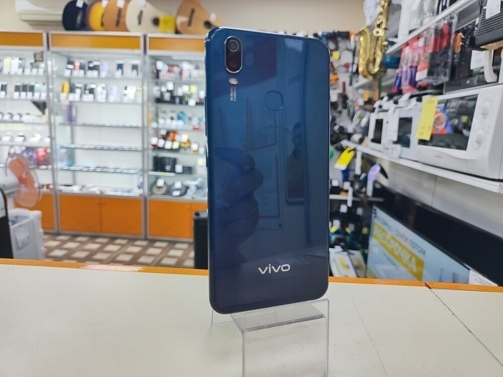 Смартфон vivo Y11 3/32 ГБ, Dual nano SIM, синий аквамарин б/у. уценка