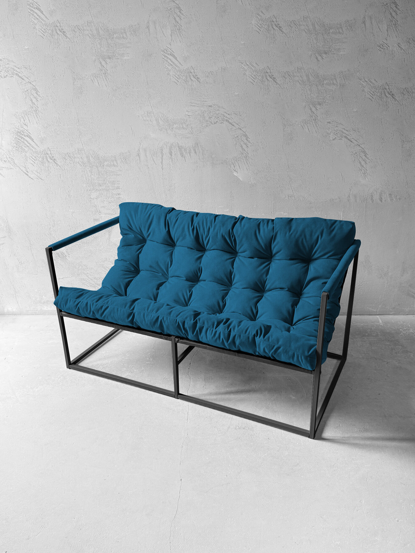 Диван Лофтовик ++ с мягкими подлокотниками, велюр синий, черный металл