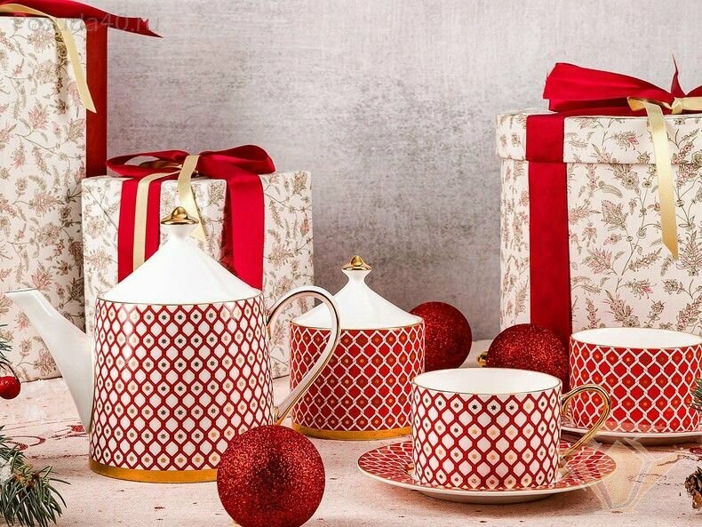 Сервиз чайный, 250 мл, на 4 персоны. Форма "Идиллия", рисунок "Скарлетт". Костяной фарфор. 10 предметов. Императорский фарфоровый завод ИФЗ ЛФЗ