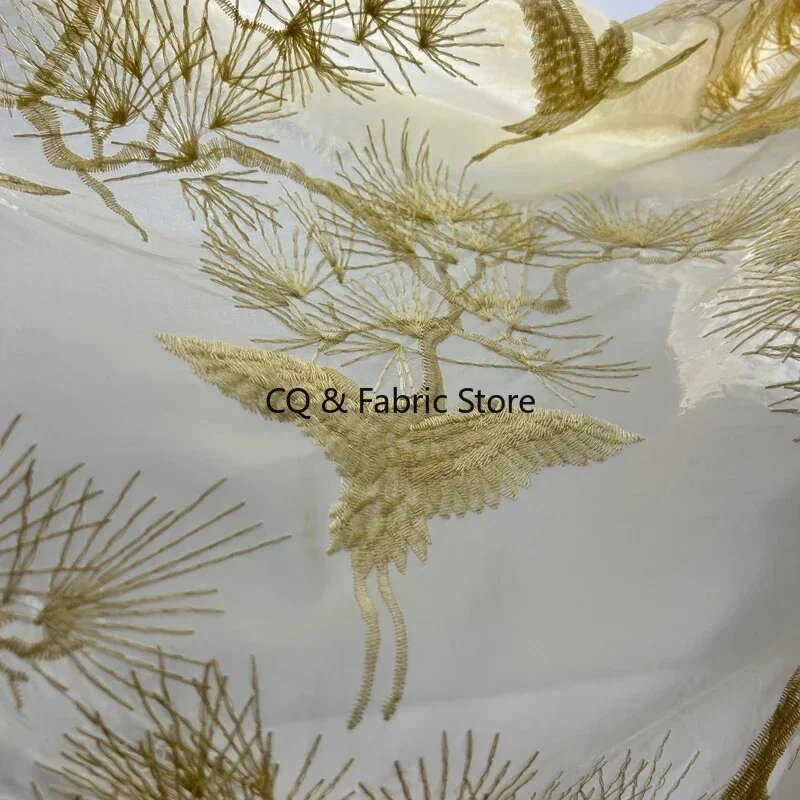 Вышитая органза с узором соснового журавля для пошива Желтый