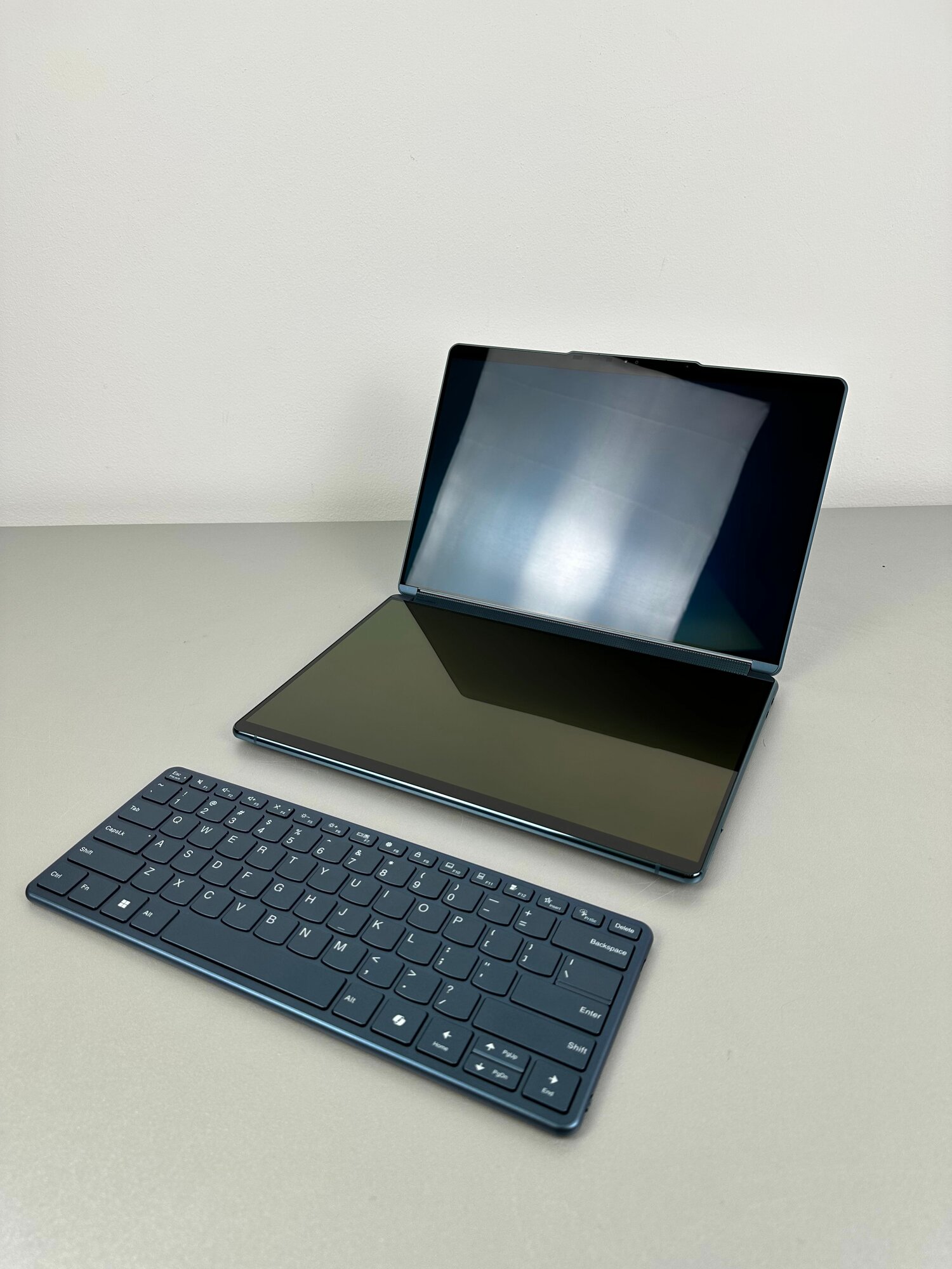 Ноутбук Lenovo Yoga Book 9i 2025 / Ultra 7 255H, 32GB, 1TB, ОLЕD, 2.8K