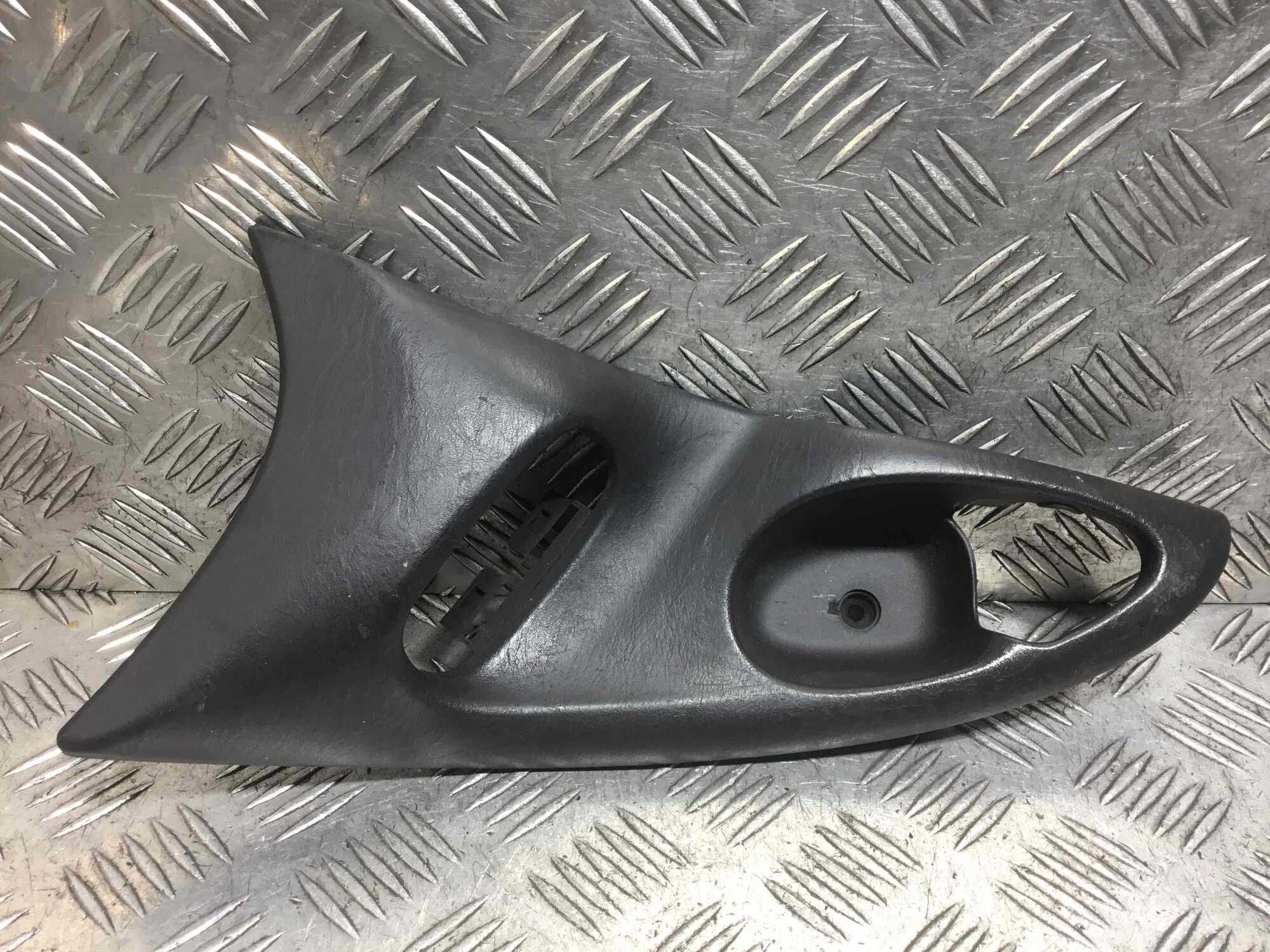 Б/У Накладка двери передней левой Ford Focus 1 поколение [рестайлинг] (2001-2005) 2003 г.