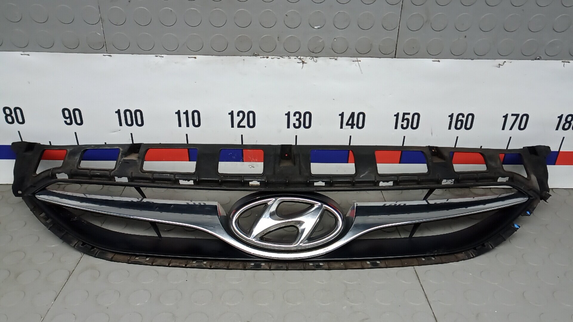 Решетка радиатора HYUNDAI I40, Номер 863513Z000