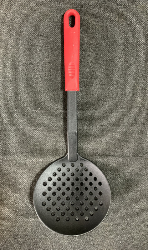 Шумовка пластиковая