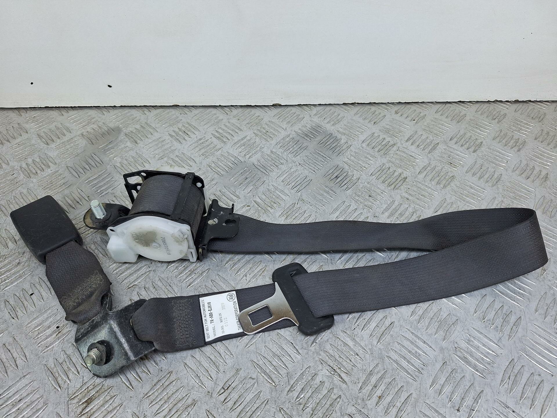 Ремень безопасности задний Honda Civic 8 рест. (2008 - 2012) TKAB0EJ518