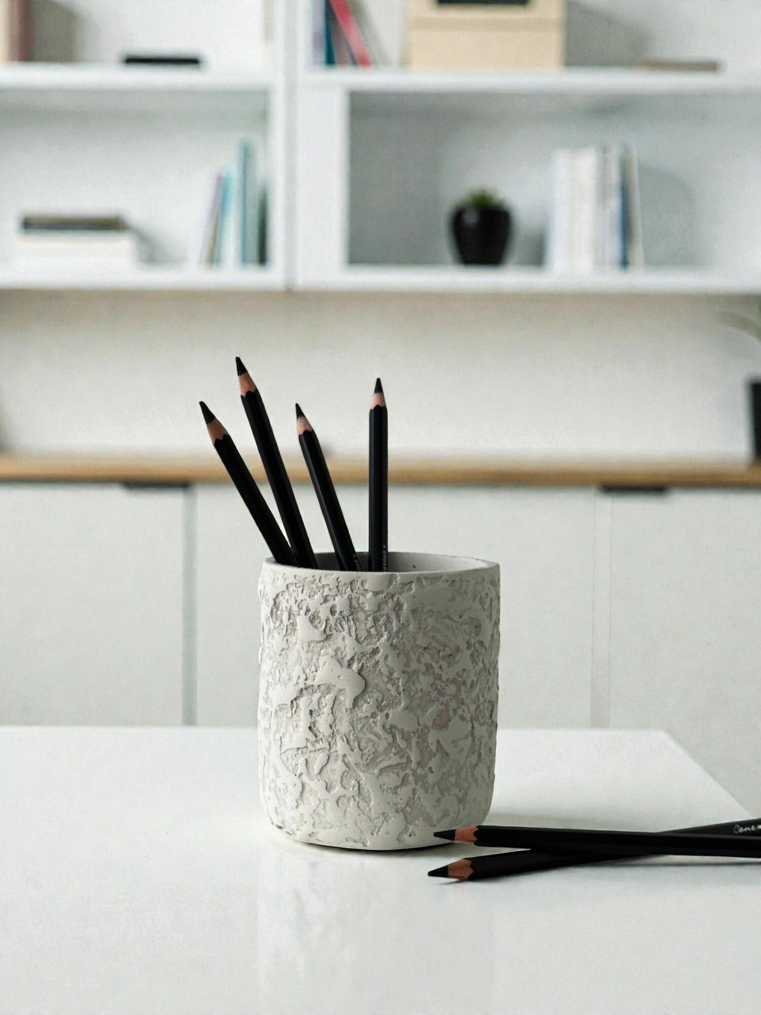 Стакан подставка для канцелярии белый камень