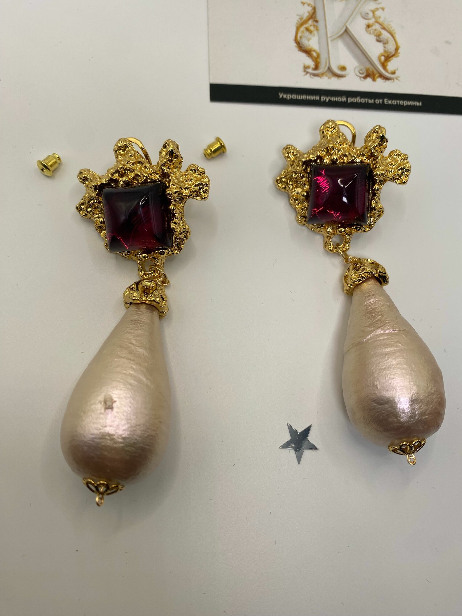 Серьги, фианит, размер 58 мм, серебристый/золотистый — фото 1