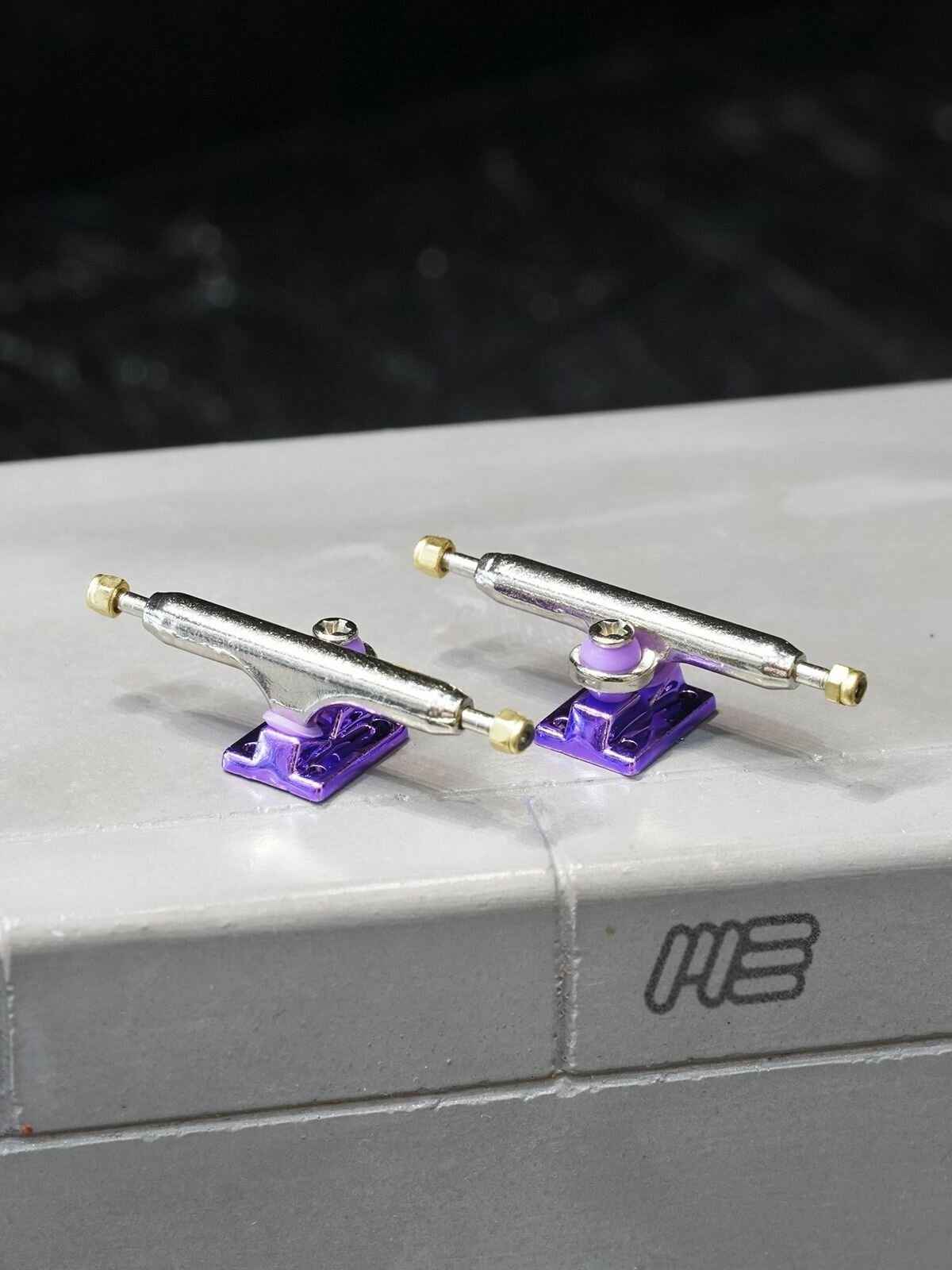 Подвески для фингерборда MSS Pro 2.0 inverted 34 мм silver/purple