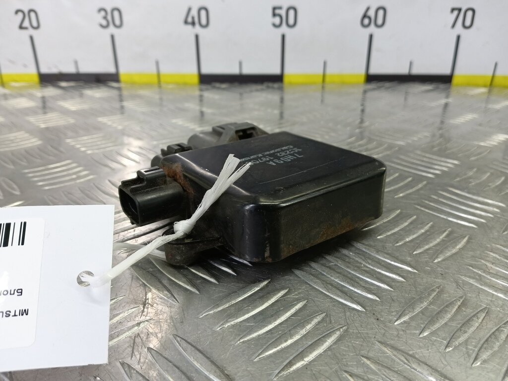 Блок управления вентилятором Б/У для MITSUBISHI OUTLANDER I (2002—2009) MR497751