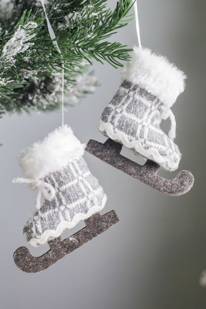 Ёлочная игрушка коньки-снегурки в темную клеточку, полиэстер, серые, 7 см, Kaemingk 611916-2