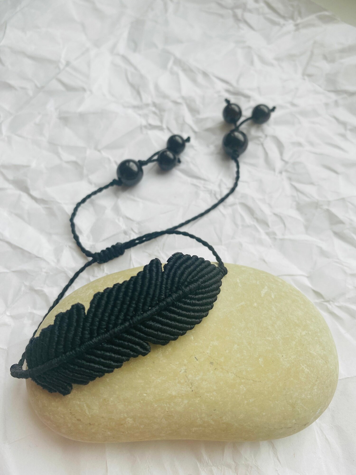 Плетеный браслет, гранат