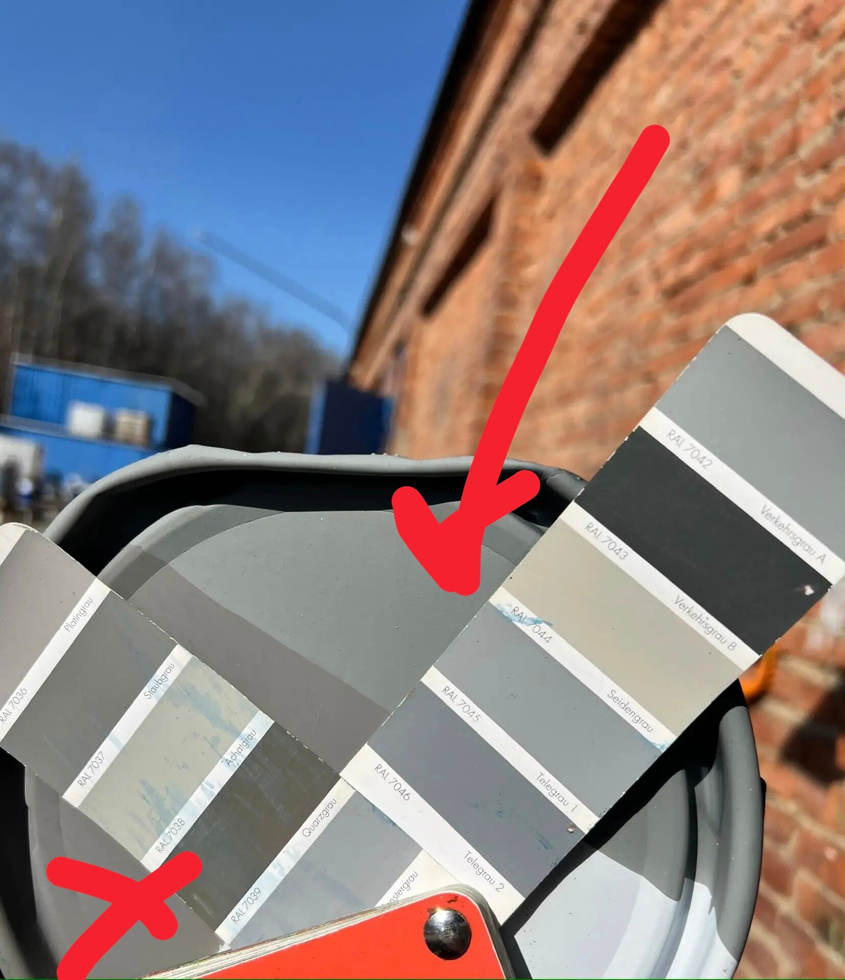 Для подъездов и лестниц краска без запаха по бетону и металлу SilkHidroBreze наружных и внутренних работ, серая, 0,8 л