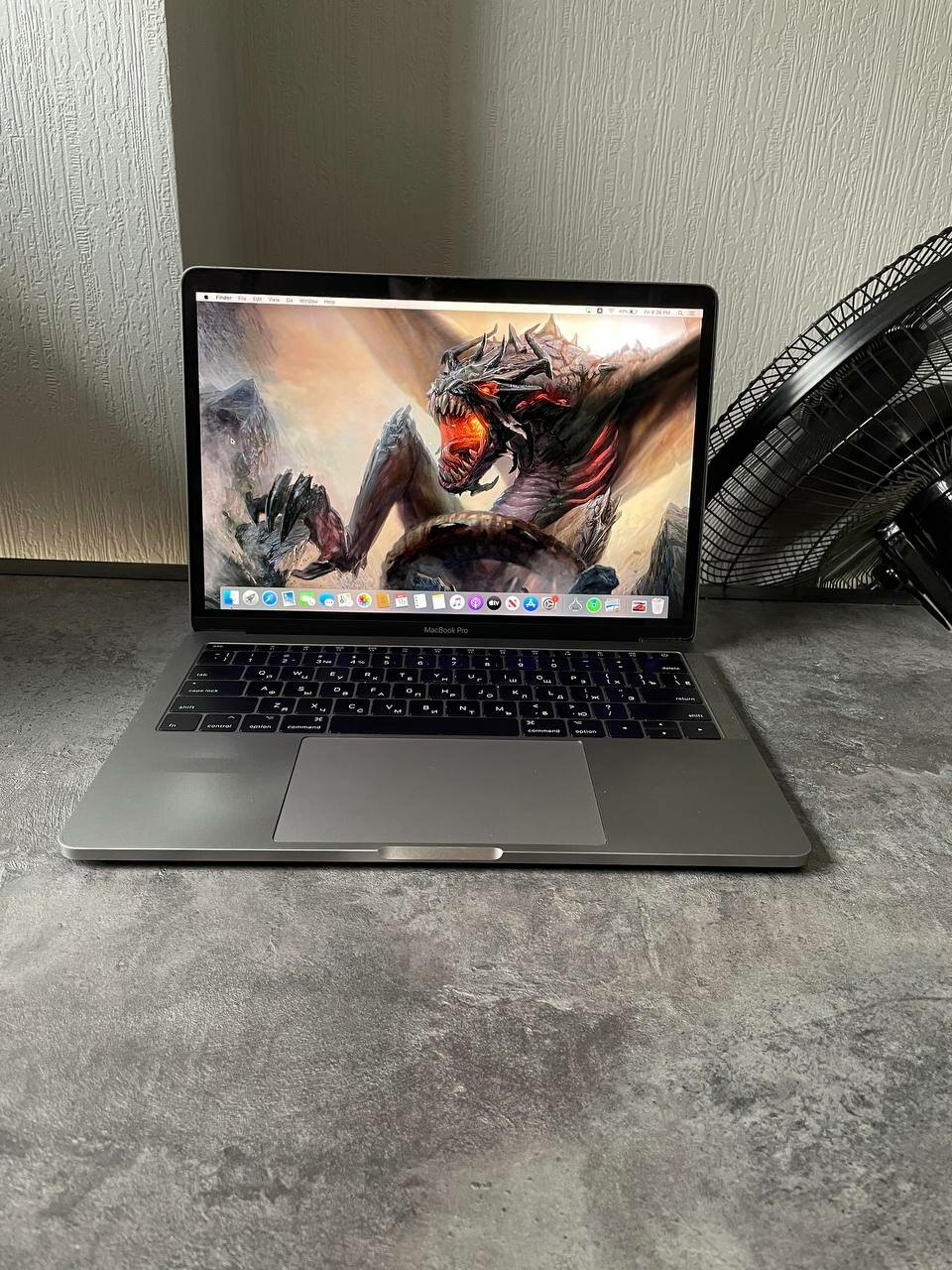 Ноутбук Apple MacBook Pro 13 2017, 2560x1600, Intel Core i5 2.3 ГГц, RAM 8 ГБ, SSD 128 ГБ, Intel Iris Plus 640, MacOS