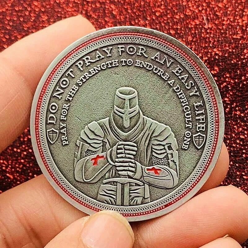 Рельефная монета Рыцаря-воина в доспехах