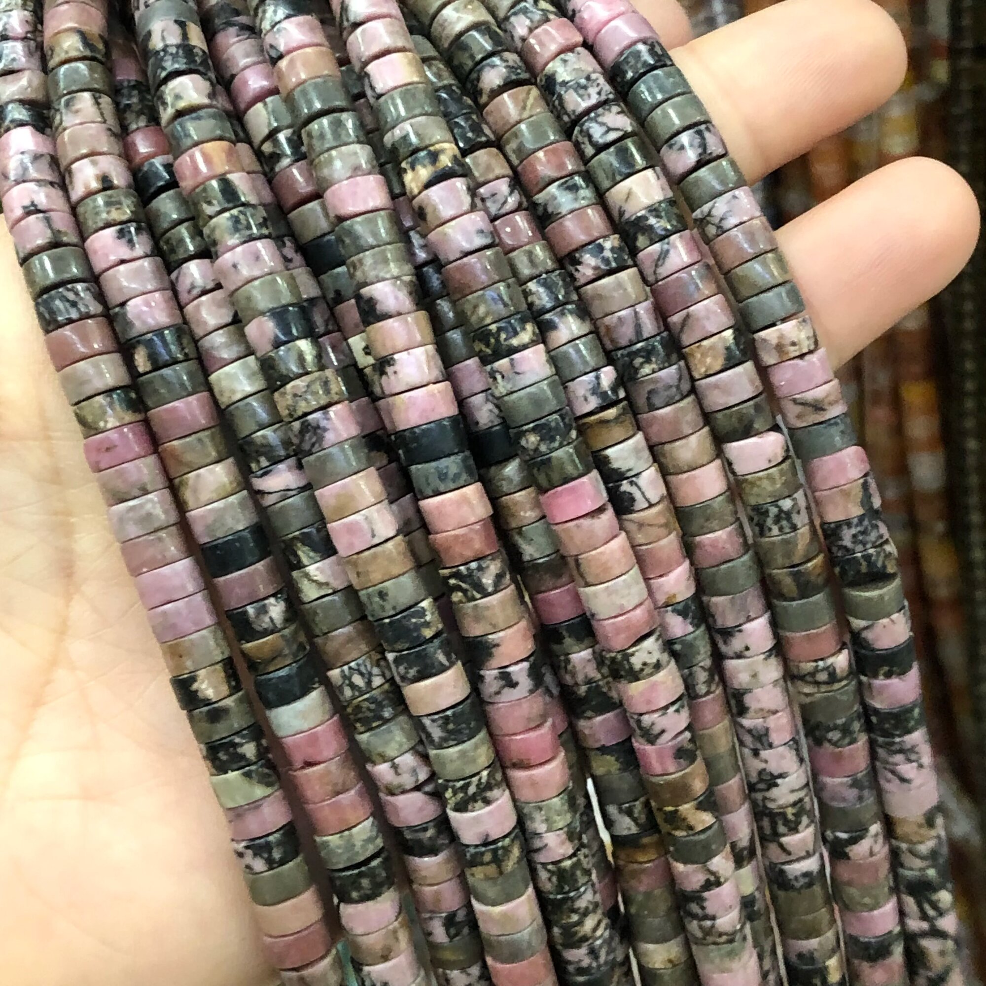 Бусины из камня Annebeads 3x6mm 50pcs, Rhodochrosite