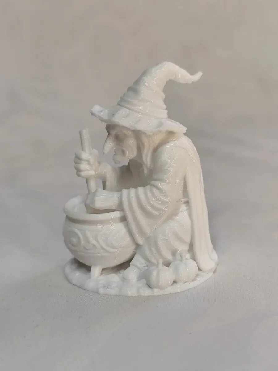 Баба Яга варит зелье. 3D фигурка. 6 см.