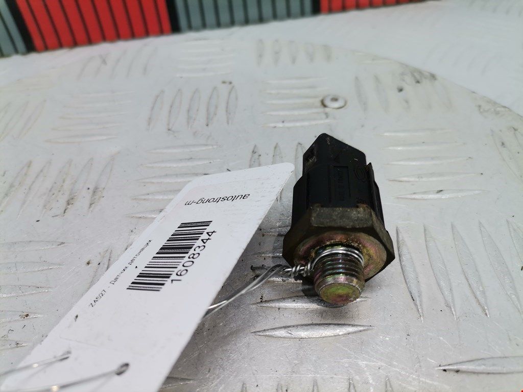 Датчик детонации / 1608344 7700866055 8200680689 для Renault Scenic 1 (с пробегом)