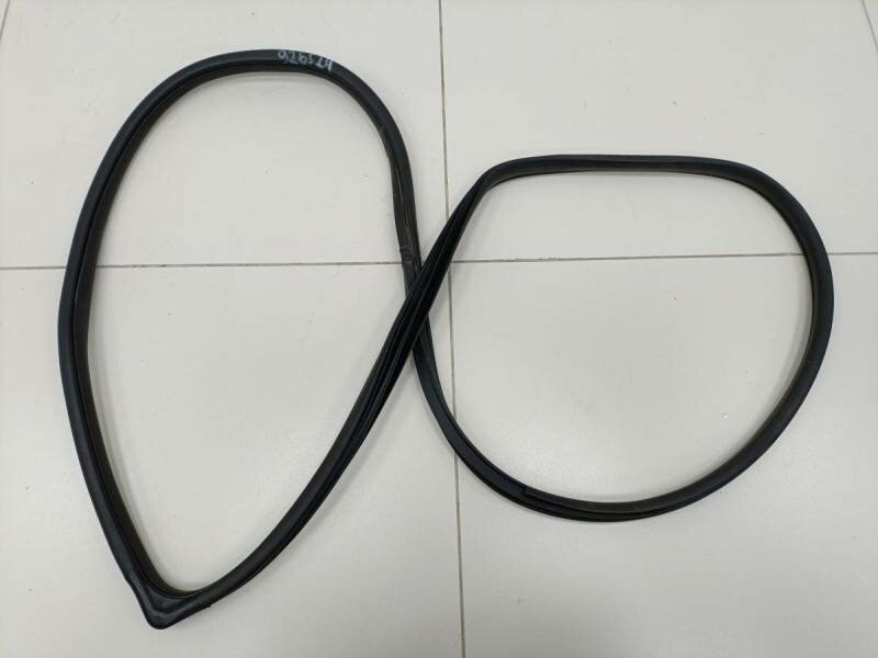 Уплотнитель проема двери задней правой Hyundai i40 VF 2011 кат.номер: 831203Z300RY