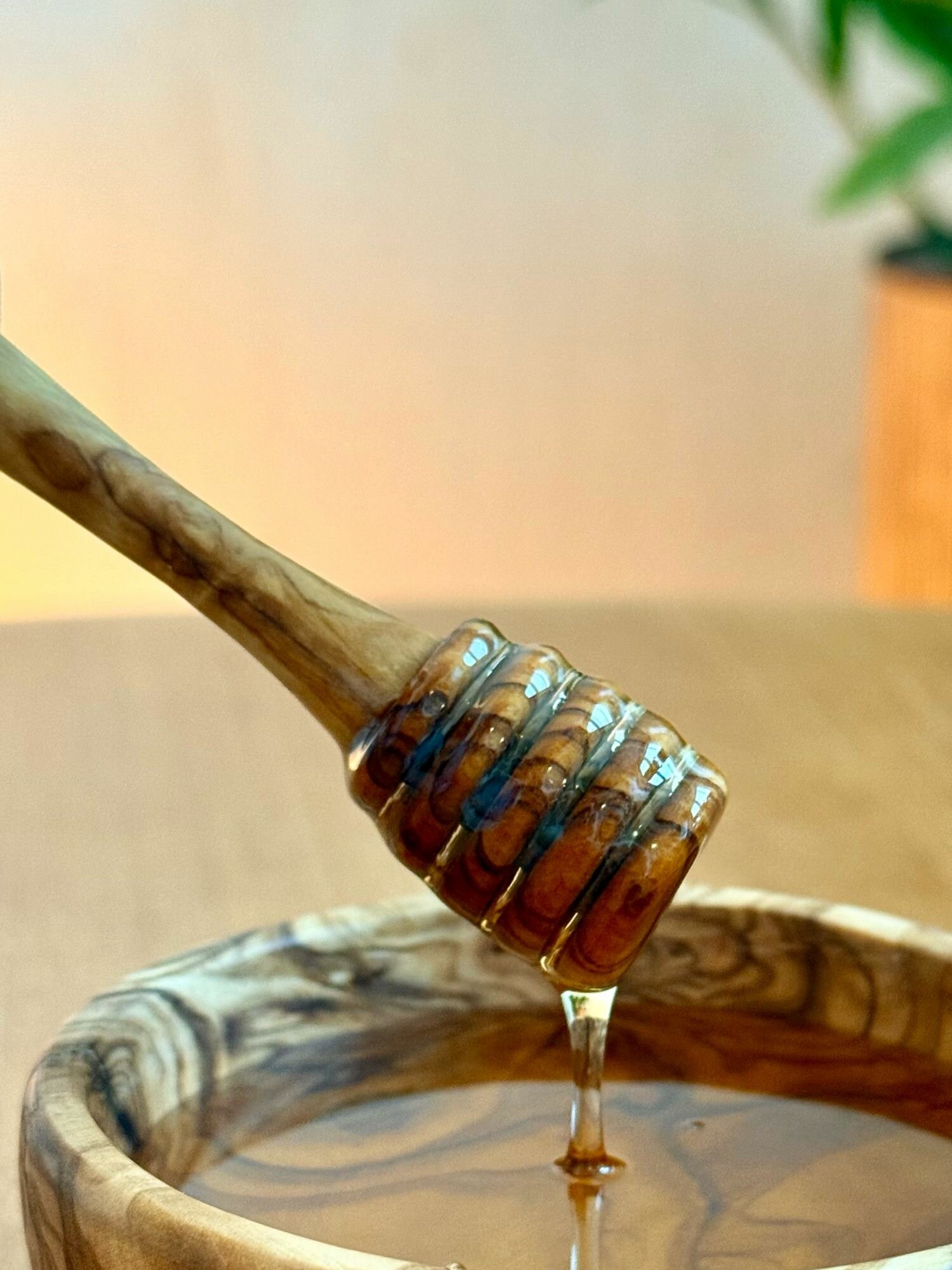 Ложка для мёда OliWood, из оливкового дерева, ручная работа ~ 1.5 x 12 см