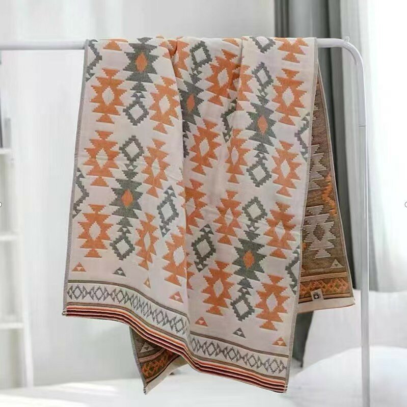 Хлопчатобумажное банное полотенце с жаккардовым рисунком, 70х140 см