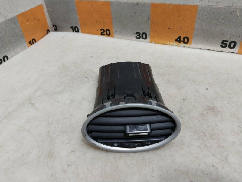 Б/У Дефлектор воздушный Ford Focus 2005 2 461276 FORD арт. 1677037, 4M51A014L21AD