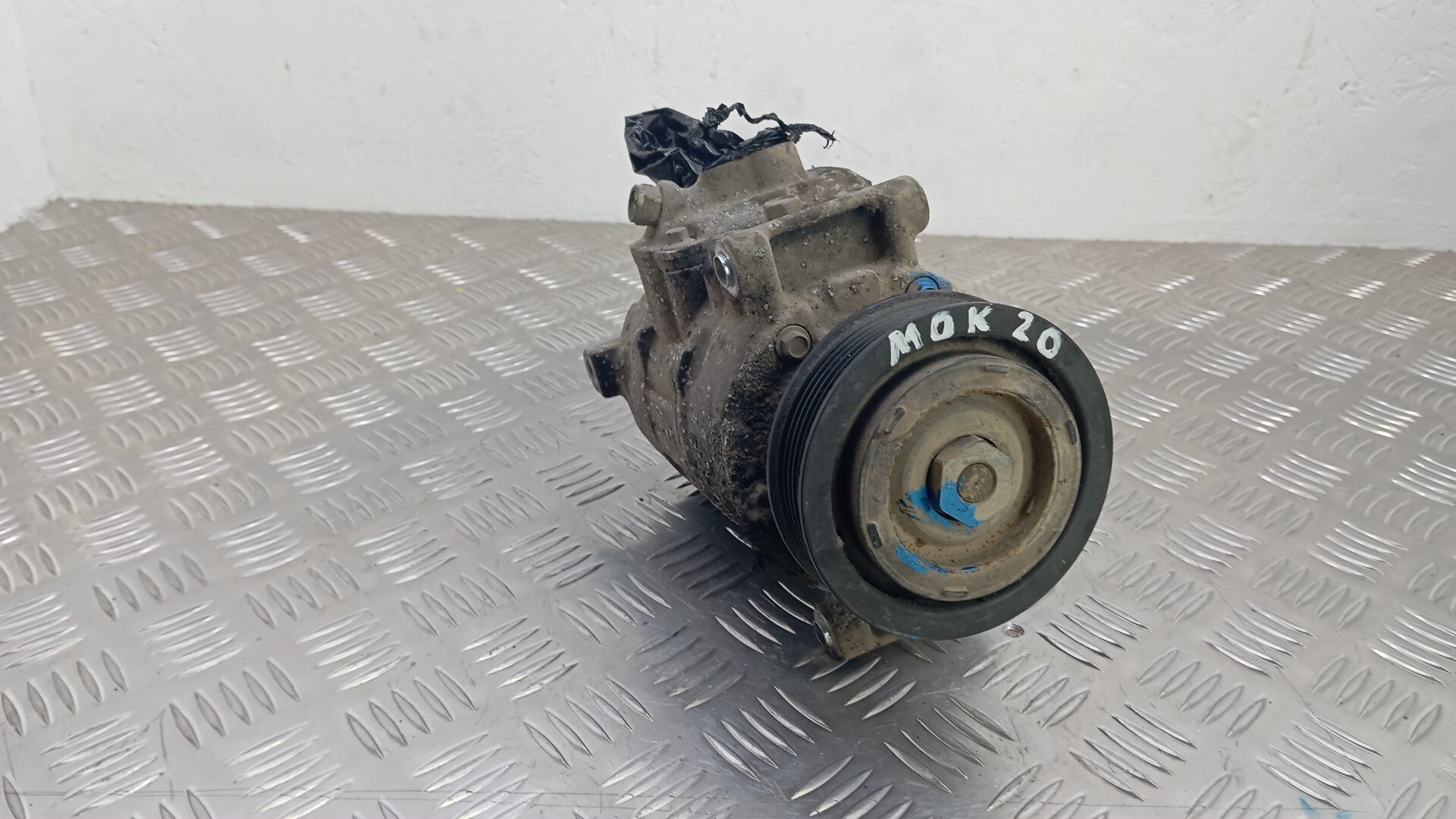 Компрессор кондиционера дизельный VOLKSWAGEN AMAROK 1, Номер 7E0820803J