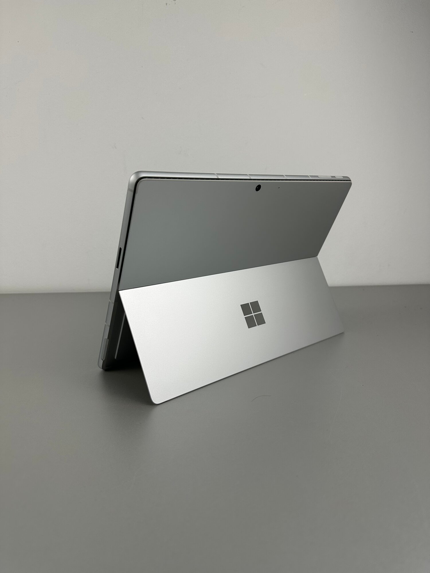 Планшет Microsoft Surface Pro 11 Copilot+PC Snapdragon X Elite OLED 16GB 1TB Platinum 5G(LTE)